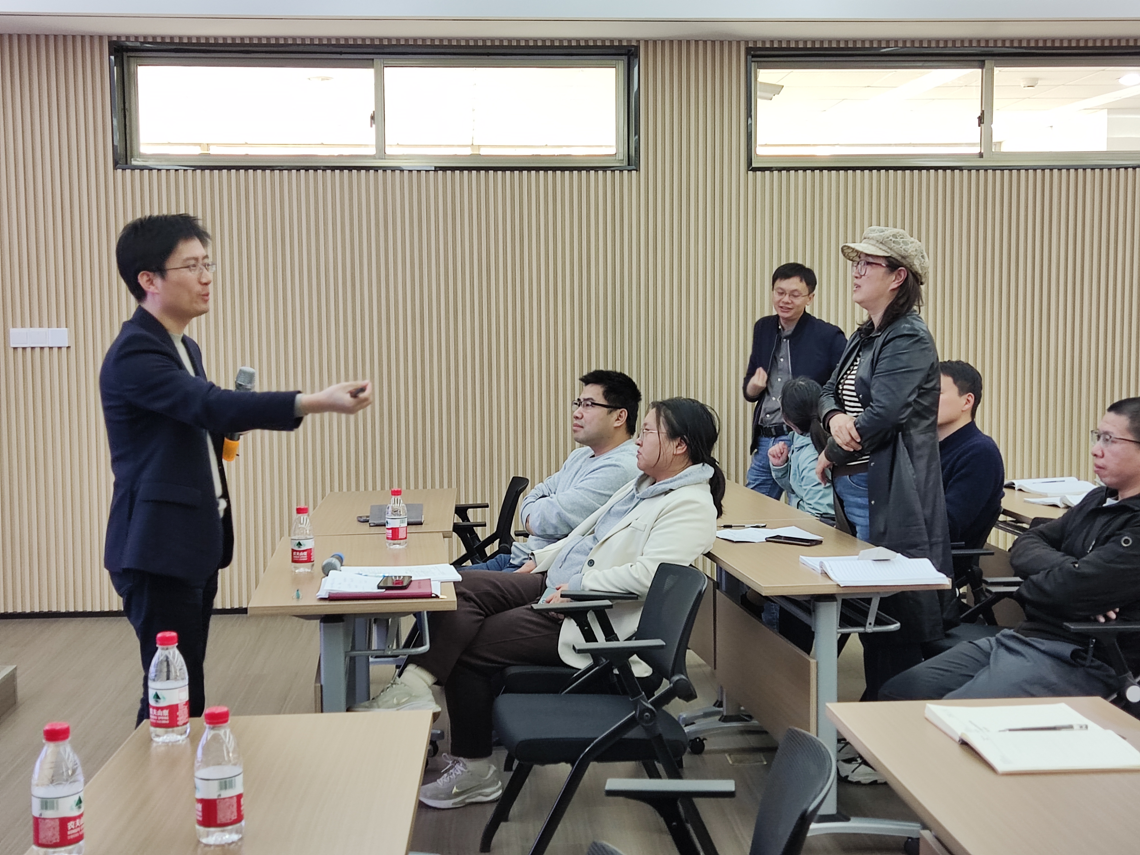 浙江大学朱海明教授访问课题组(Prof. Haiming Zhu from Zhejiang University visited our ...